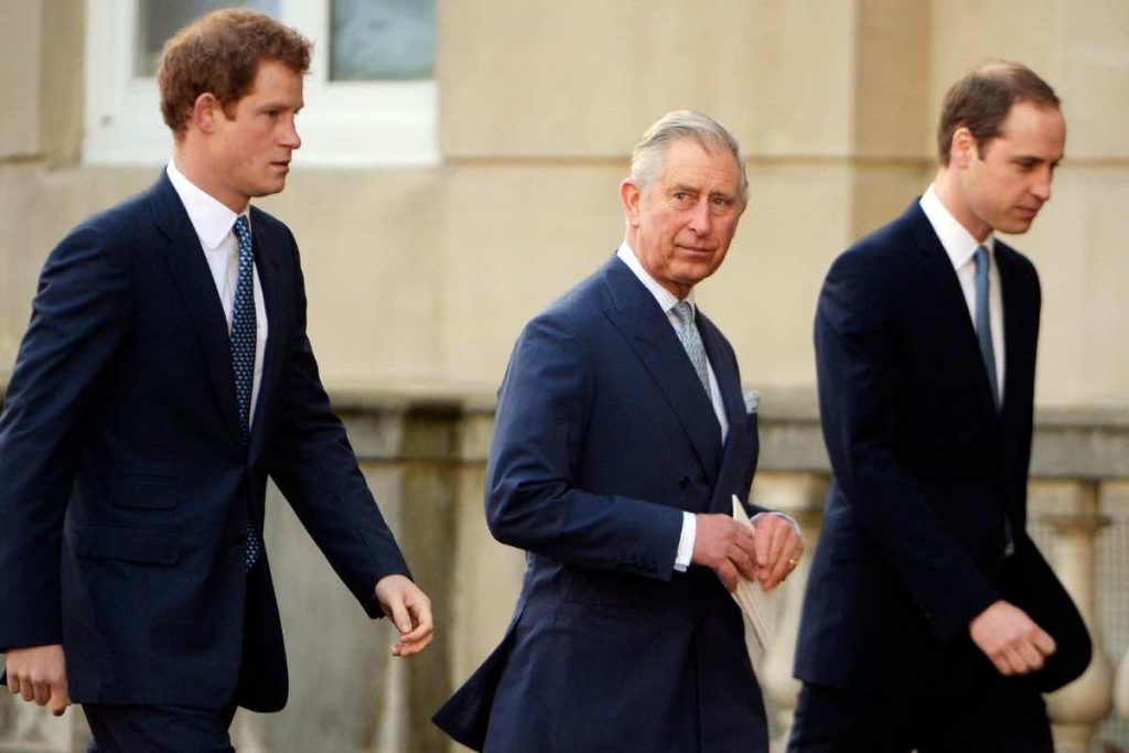 Re Carlo e William, il terribile sgarbo a Harry poco dopo la morte ...